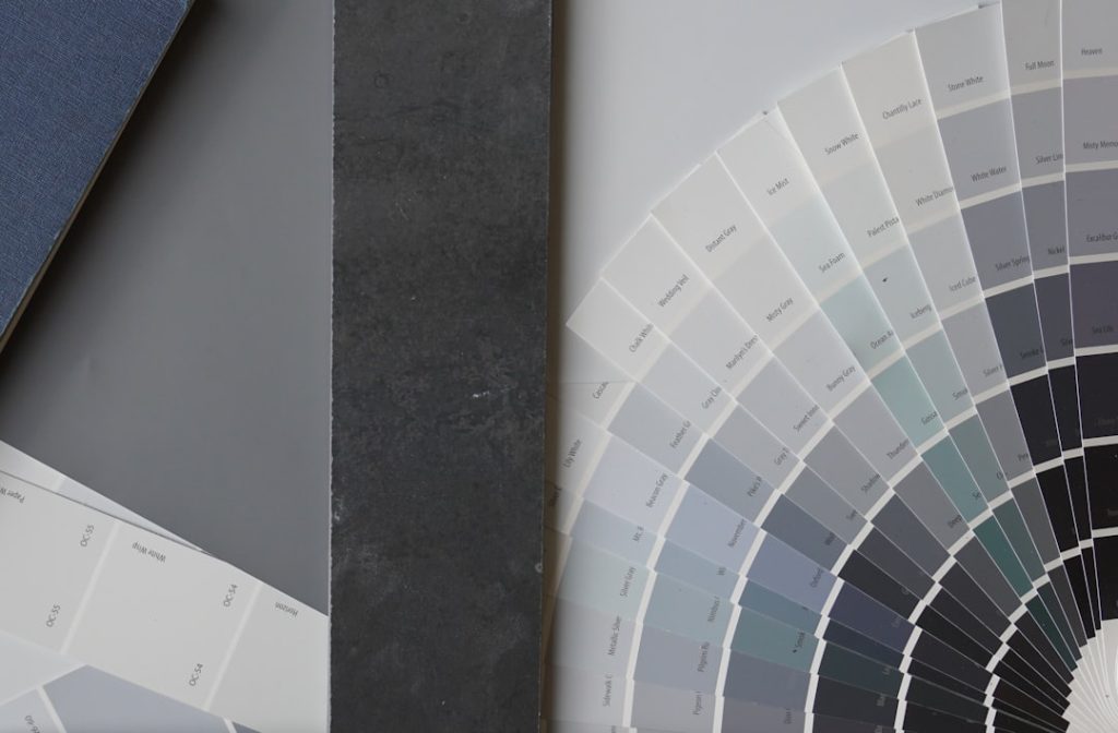 Colors That Go With Dark Gray (Hex + Palettes)