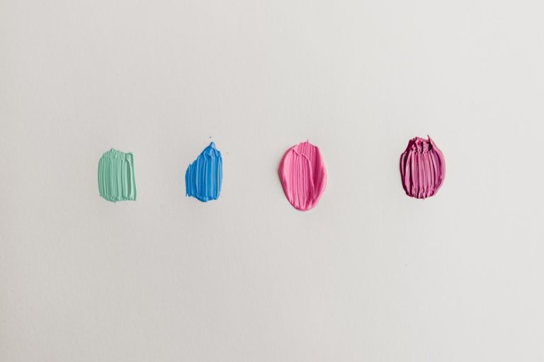 6 Minimalist Color Palettes (With Hex Codes)