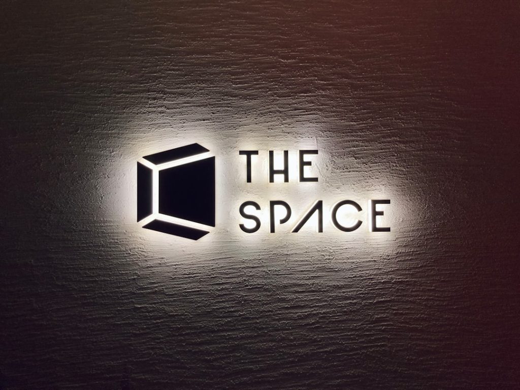What Font Does The Expanse Use? (2026)